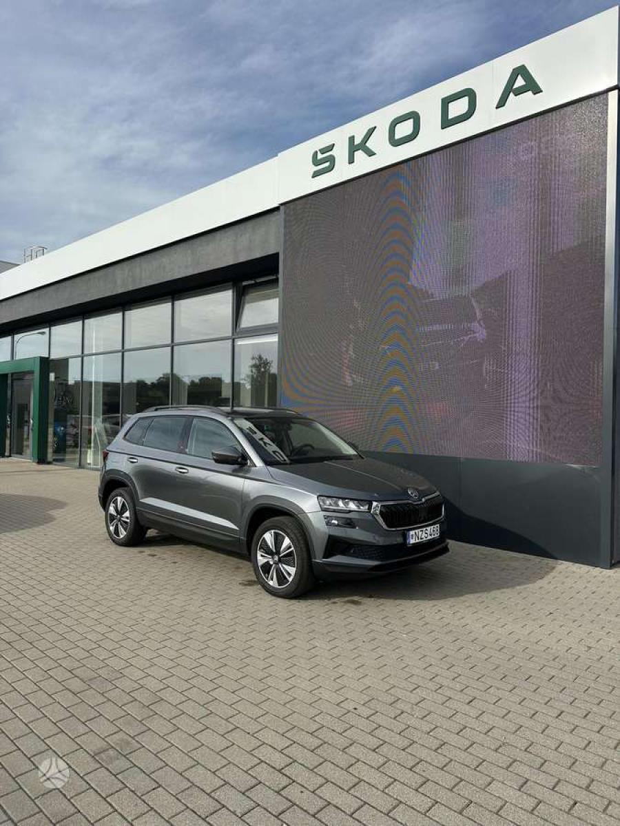 Grey Skoda Karoq 2023 in Klaipeda, with an engine capacity of 1.97 L and mileage of 167 thousand km for 18800 €, photo 3 on AUTOMOTO.COM.LV