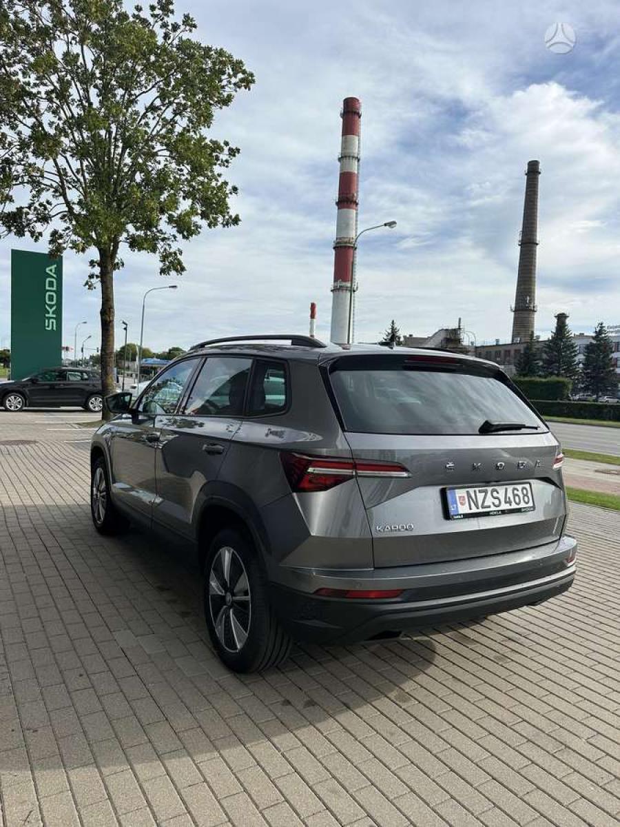 Grey Skoda Karoq 2023 in Klaipeda, with an engine capacity of 1.97 L and mileage of 167 thousand km for 18800 €, photo 8 on AUTOMOTO.COM.LV