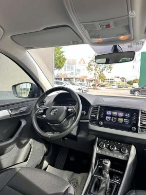 Grey Skoda Karoq 2023 in Klaipeda, with an engine capacity of 1.97 L and mileage of 167 thousand km for 18800 €, photo 11 on AUTOMOTO.COM.LV
