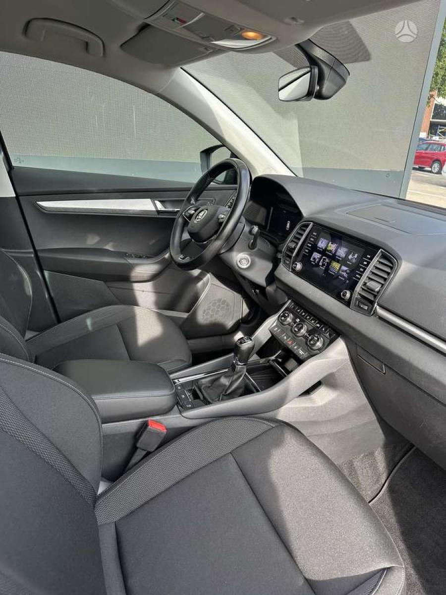 Grey Skoda Karoq 2023 in Klaipeda, with an engine capacity of 1.97 L and mileage of 167 thousand km for 18800 €, photo 12 on AUTOMOTO.COM.LV