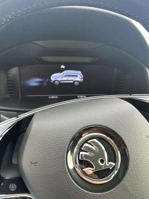 Grey Skoda Karoq 2023 in Klaipeda, with an engine capacity of 1.97 L and mileage of 167 thousand km for 18800 €, photo 18 on AUTOMOTO.COM.LV