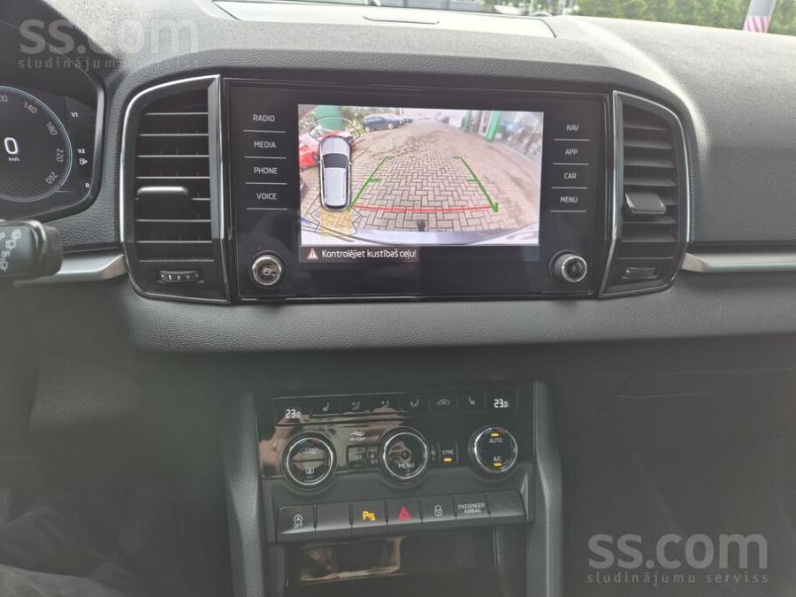 Pelēks Skoda Karoq 2023 Liepāja, ar dzinēja tilpumu 1.50 L un nobraukumu 93 tūkst. km par 20990 €, foto 14 vietnē AUTOMOTO.COM.LV