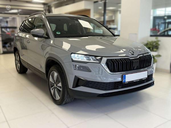 Grey Skoda Karoq 2023 in Kaunas, with an engine capacity of 1.50 L and mileage of 172 thousand km for 20200 €, photo 4 on AUTOMOTO.COM.LV