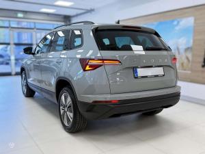 Grey Skoda Karoq 2023 in Kaunas, with an engine capacity of 1.50 L and mileage of 172 thousand km for 20200 €, photo 7 on AUTOMOTO.COM.LV