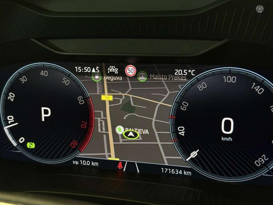 Grey Skoda Karoq 2023 in Kaunas, with an engine capacity of 1.50 L and mileage of 172 thousand km for 20200 €, photo 12 on AUTOMOTO.COM.LV