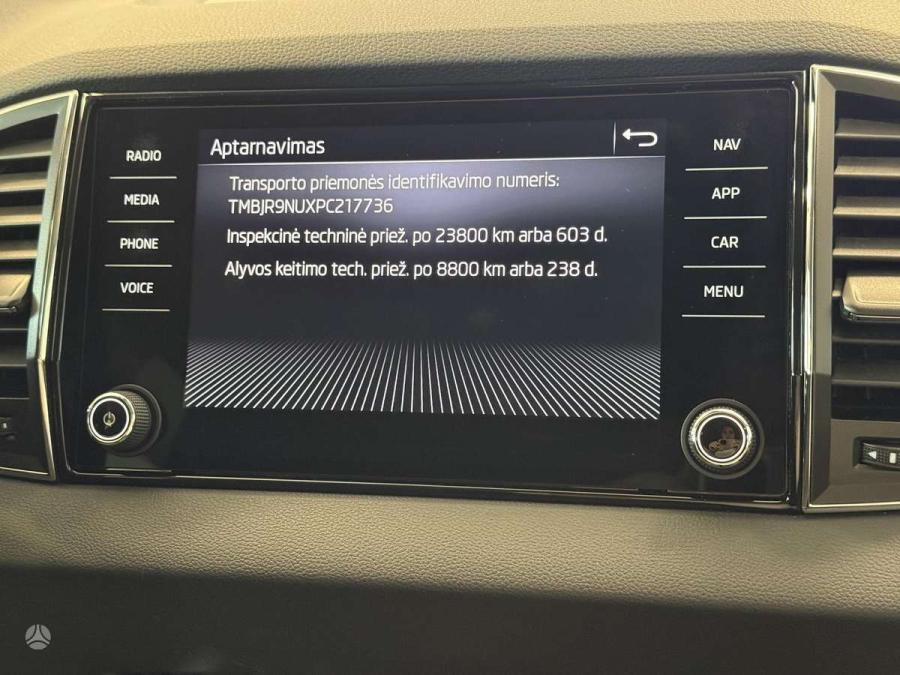 Grey Skoda Karoq 2023 in Kaunas, with an engine capacity of 1.50 L and mileage of 172 thousand km for 20200 €, photo 18 on AUTOMOTO.COM.LV