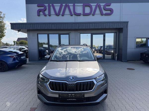 Skoda Karoq 2023 in Siauliai on AUTOMOTO.COM.LV Grey Skoda Karoq 2023 in Siauliai, with an engine capacity of 1.50 L and mileage of 165 thousand km for 17896 €, photo 5 on AUTOMOTO.COM.LV