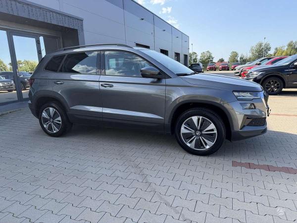 Skoda Karoq 2023 in Siauliai on AUTOMOTO.COM.LV Grey Skoda Karoq 2023 in Siauliai, with an engine capacity of 1.50 L and mileage of 165 thousand km for 17896 €, photo 7 on AUTOMOTO.COM.LV