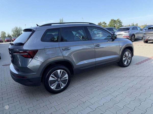 Skoda Karoq 2023 in Siauliai on AUTOMOTO.COM.LV Grey Skoda Karoq 2023 in Siauliai, with an engine capacity of 1.50 L and mileage of 165 thousand km for 17896 €, photo 8 on AUTOMOTO.COM.LV