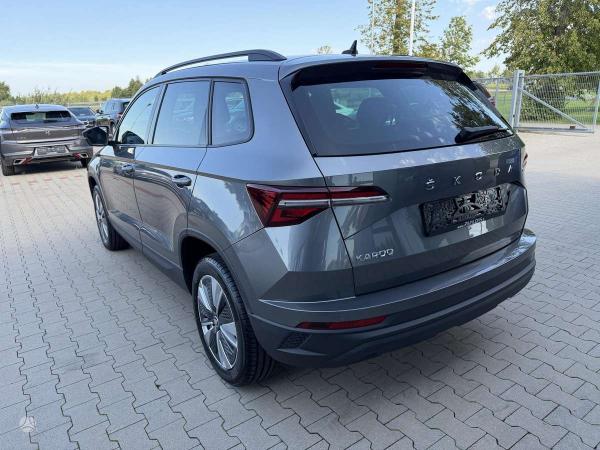 Skoda Karoq 2023 in Siauliai on AUTOMOTO.COM.LV Grey Skoda Karoq 2023 in Siauliai, with an engine capacity of 1.50 L and mileage of 165 thousand km for 17896 €, photo 11 on AUTOMOTO.COM.LV