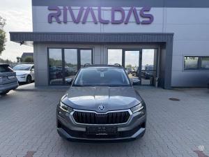 Pelēks Skoda Karoq 2023 Šauļi, ar dzinēja tilpumu 1.50 L un nobraukumu 188 tūkst. km par 16928 €, foto  vietnē AUTOMOTO.COM.LV