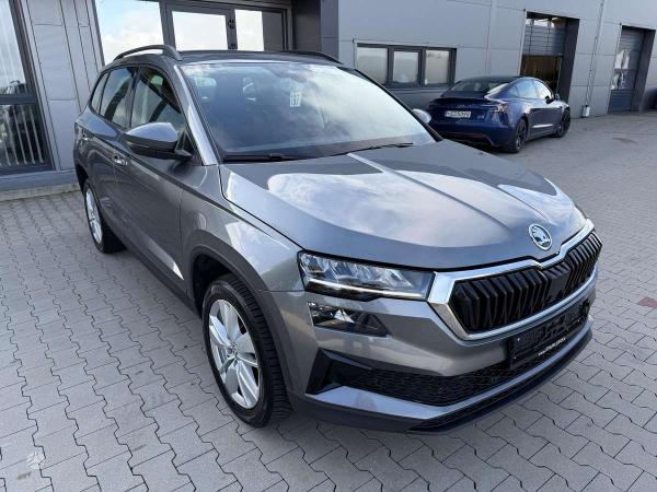 Grey Skoda Karoq 2023 in Siauliai, with an engine capacity of 1.50 L and mileage of 188 thousand km for 16928 €, photo 6 on AUTOMOTO.COM.LV