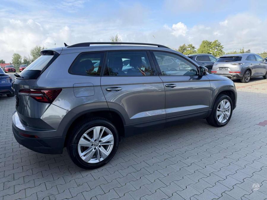 Pelēks Skoda Karoq 2023 Šauļi, ar dzinēja tilpumu 1.50 L un nobraukumu 188 tūkst. km par 16928 €, foto 8 vietnē AUTOMOTO.COM.LV