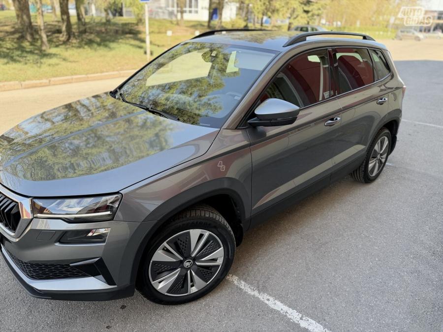 Grey Skoda Karoq 2023 in Vilnius, with an engine capacity of 2.00 L and mileage of 139 thousand km for 18300 €, photo 1 on AUTOMOTO.COM.LV