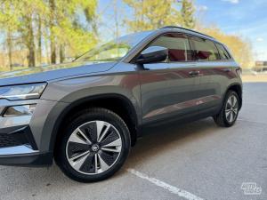 Grey Skoda Karoq 2023 in Vilnius, with an engine capacity of 2.00 L and mileage of 139 thousand km for 18300 €, photo 3 on AUTOMOTO.COM.LV