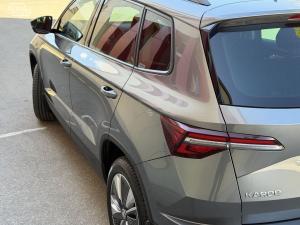 Grey Skoda Karoq 2023 in Vilnius, with an engine capacity of 2.00 L and mileage of 139 thousand km for 18300 €, photo 7 on AUTOMOTO.COM.LV