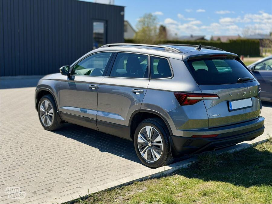 Grey Skoda Karoq 2023 in Vilnius, with an engine capacity of 2.00 L and mileage of 119 thousand km for 18600 €, photo 5 on AUTOMOTO.COM.LV