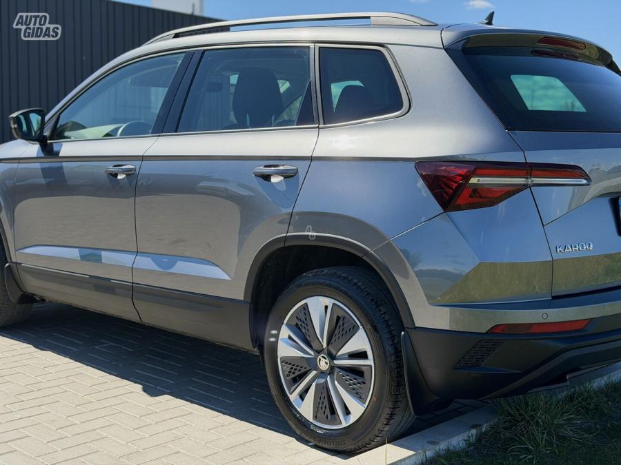 Grey Skoda Karoq 2023 in Vilnius, with an engine capacity of 2.00 L and mileage of 119 thousand km for 18600 €, photo 6 on AUTOMOTO.COM.LV