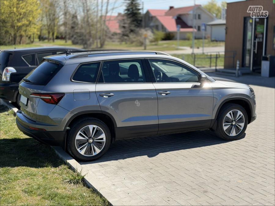 Grey Skoda Karoq 2023 in Vilnius, with an engine capacity of 2.00 L and mileage of 119 thousand km for 18600 €, photo 9 on AUTOMOTO.COM.LV