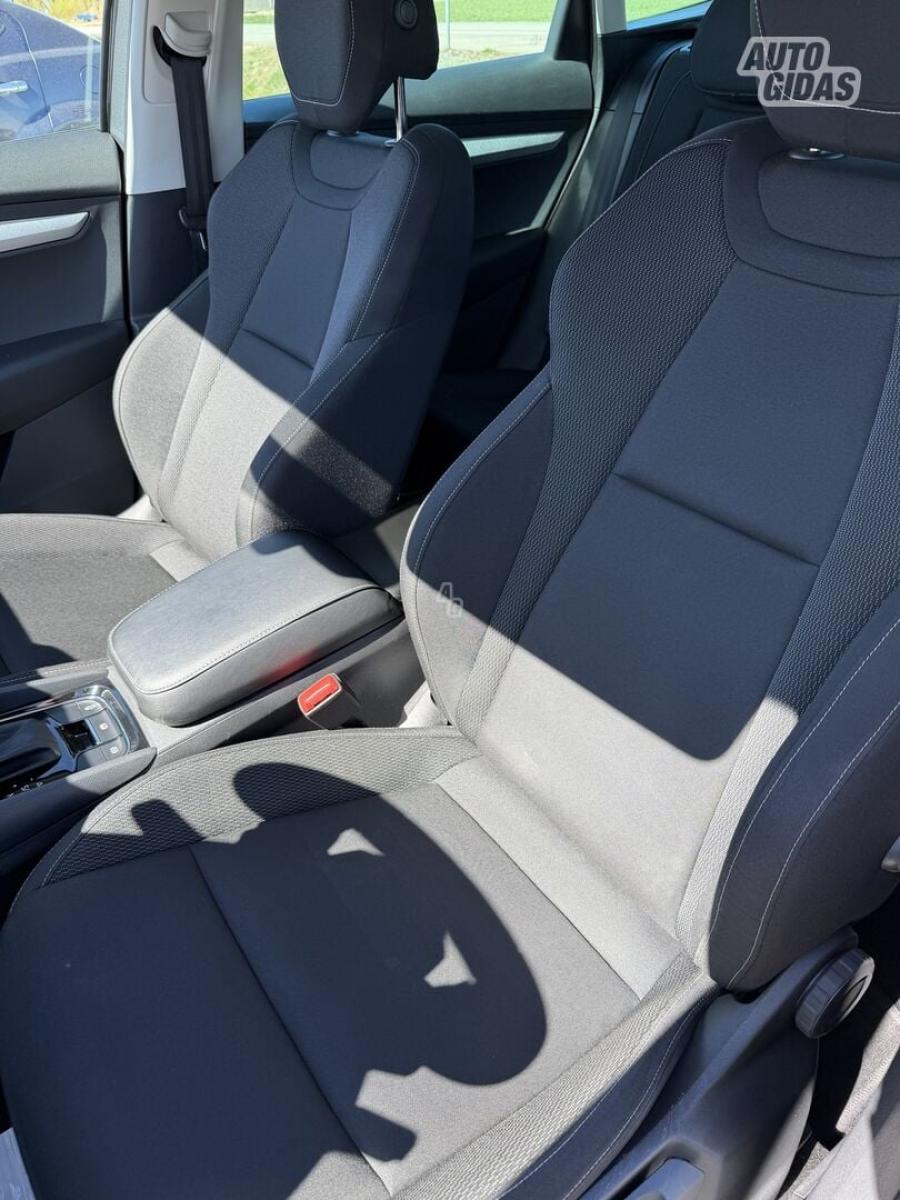 Grey Skoda Karoq 2023 in Vilnius, with an engine capacity of 2.00 L and mileage of 119 thousand km for 18600 €, photo 17 on AUTOMOTO.COM.LV