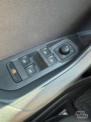 Grey Skoda Karoq 2023 in Vilnius, with an engine capacity of 2.00 L and mileage of 119 thousand km for 18600 €, photo 23 on AUTOMOTO.COM.LV