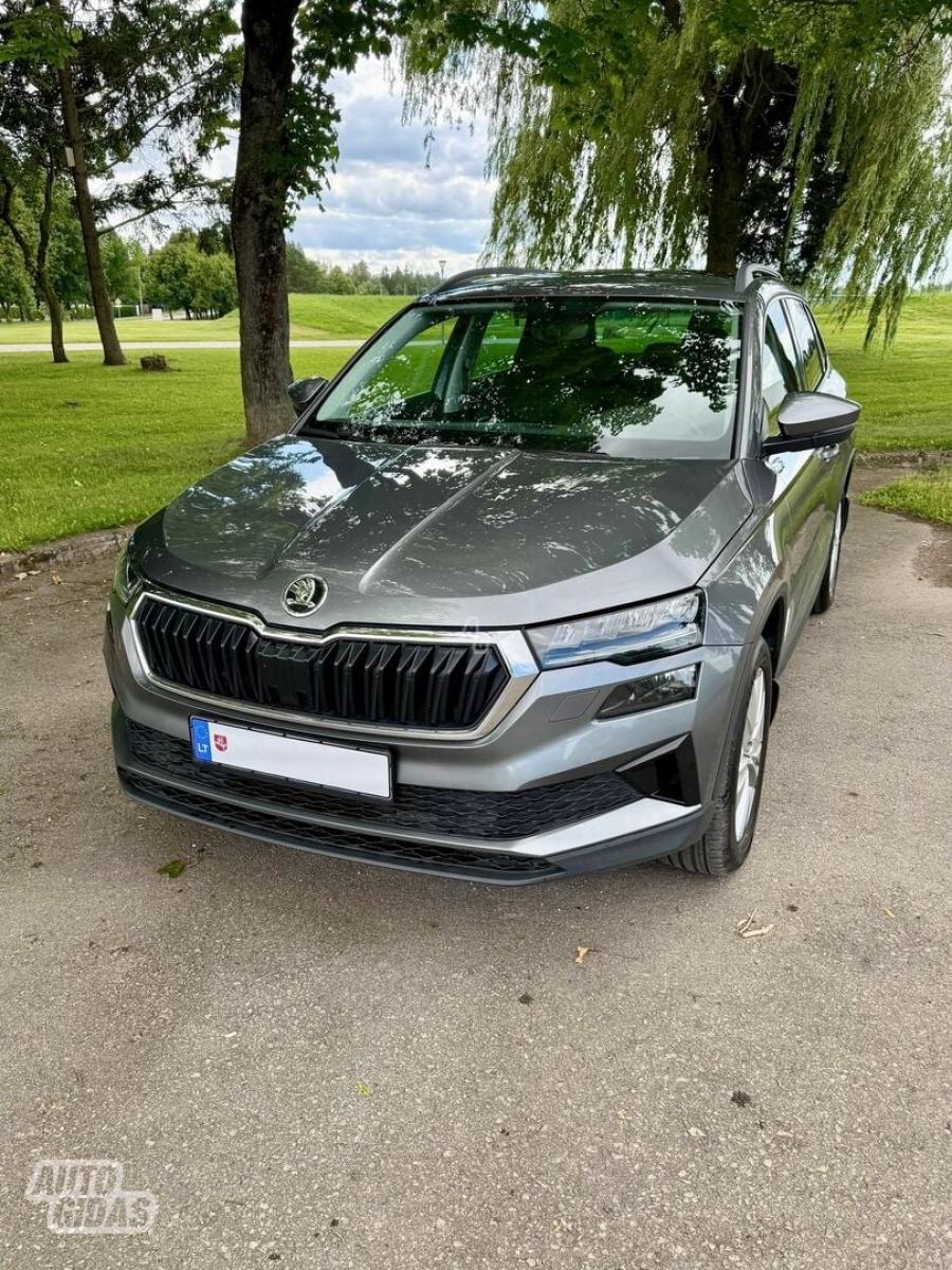 Grey Skoda Karoq 2023 in Vilnius, with an engine capacity of 2.00 L and mileage of 155 thousand km for 18500 €, photo 1 on AUTOMOTO.COM.LV