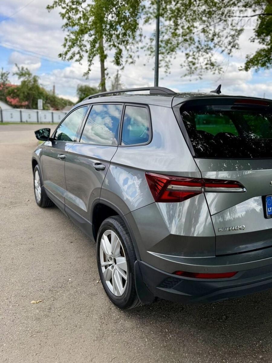 Grey Skoda Karoq 2023 in Vilnius, with an engine capacity of 2.00 L and mileage of 155 thousand km for 18500 €, photo 8 on AUTOMOTO.COM.LV