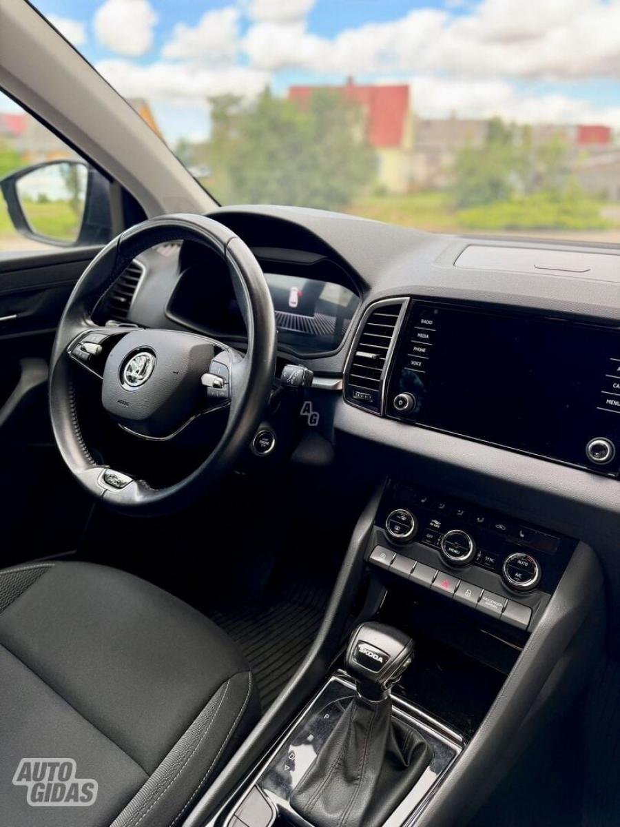 Grey Skoda Karoq 2023 in Vilnius, with an engine capacity of 2.00 L and mileage of 155 thousand km for 18500 €, photo 15 on AUTOMOTO.COM.LV