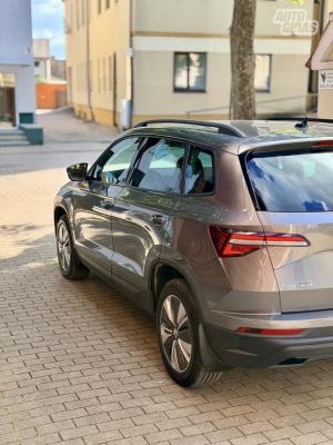 Grey Skoda Karoq 2023 in Vilnius, with an engine capacity of 2.00 L and mileage of 119 thousand km for 18200 €, photo 4 on AUTOMOTO.COM.LV