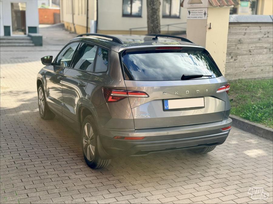 Grey Skoda Karoq 2023 in Vilnius, with an engine capacity of 2.00 L and mileage of 119 thousand km for 18200 €, photo 5 on AUTOMOTO.COM.LV