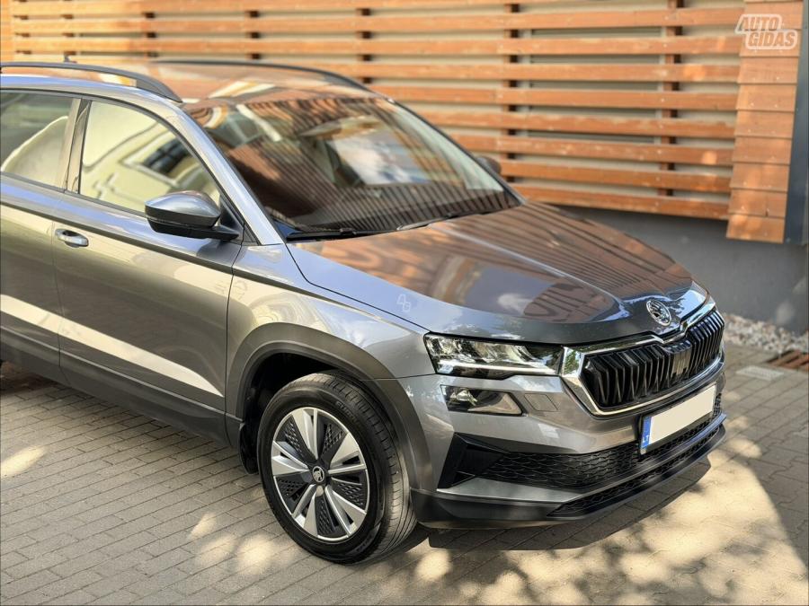 Grey Skoda Karoq 2023 in Vilnius, with an engine capacity of 2.00 L and mileage of 119 thousand km for 18200 €, photo 8 on AUTOMOTO.COM.LV