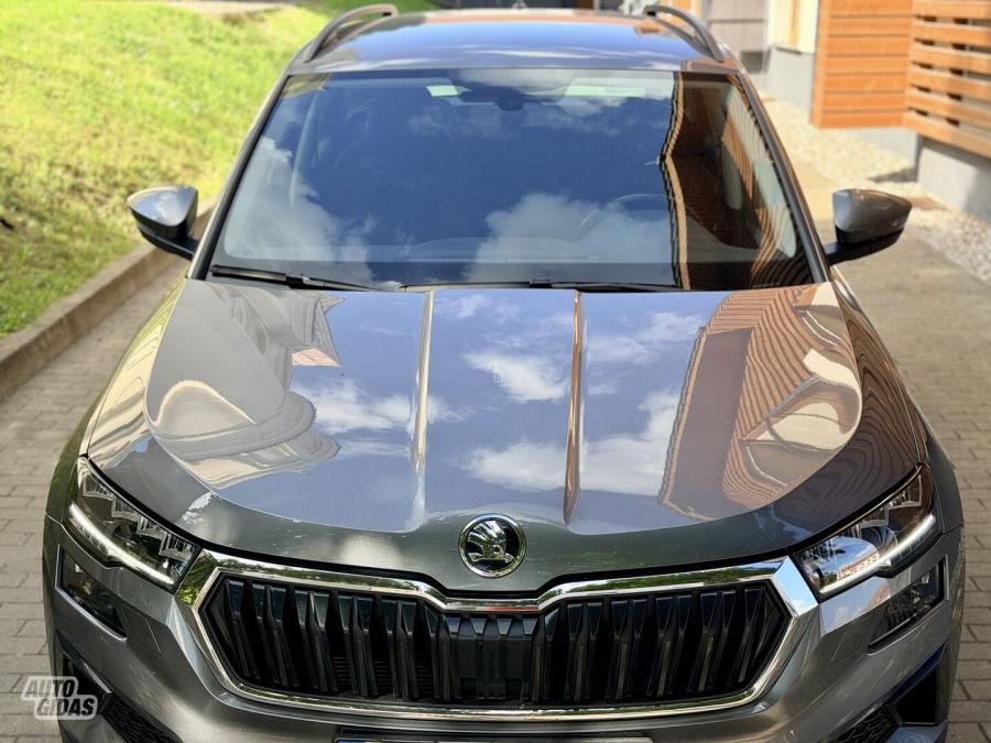 Grey Skoda Karoq 2023 in Vilnius, with an engine capacity of 2.00 L and mileage of 119 thousand km for 18200 €, photo 9 on AUTOMOTO.COM.LV