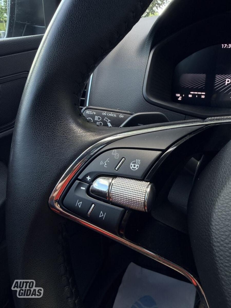 Grey Skoda Karoq 2023 in Vilnius, with an engine capacity of 2.00 L and mileage of 119 thousand km for 18200 €, photo 17 on AUTOMOTO.COM.LV