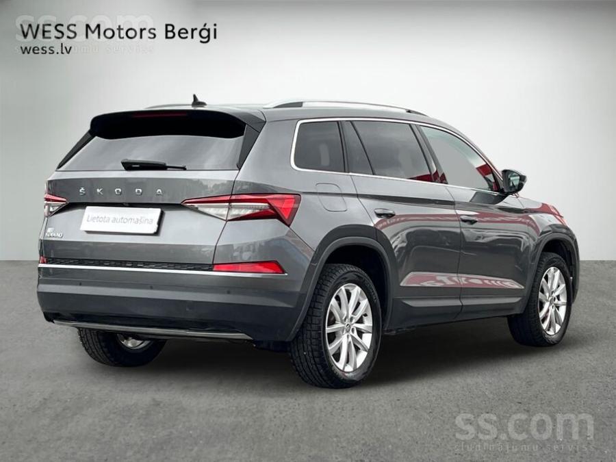 Grey Skoda Karoq 2023 in Riga, with an engine capacity of 1.50 L and mileage of 93 thousand km for 26700 €, photo 3 on AUTOMOTO.COM.LV
