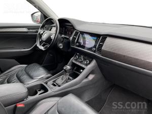 Grey Skoda Karoq 2023 in Riga, with an engine capacity of 1.50 L and mileage of 93 thousand km for 26700 €, photo 7 on AUTOMOTO.COM.LV