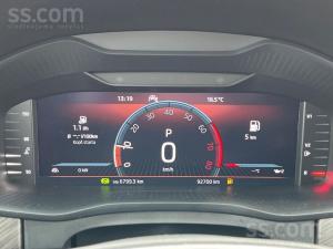 Grey Skoda Karoq 2023 in Riga, with an engine capacity of 1.50 L and mileage of 93 thousand km for 26700 €, photo 14 on AUTOMOTO.COM.LV