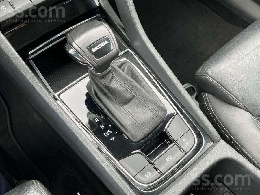 Grey Skoda Karoq 2023 in Riga, with an engine capacity of 1.50 L and mileage of 93 thousand km for 26700 €, photo 17 on AUTOMOTO.COM.LV