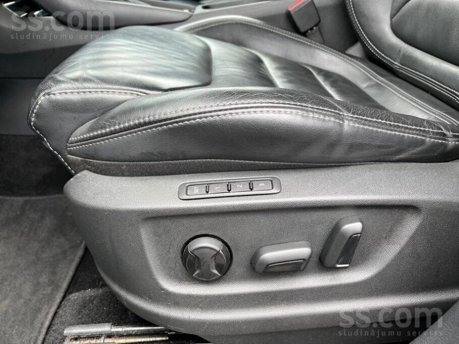 Grey Skoda Karoq 2023 in Riga, with an engine capacity of 1.50 L and mileage of 93 thousand km for 26700 €, photo 19 on AUTOMOTO.COM.LV