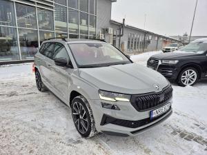 Pelēks Skoda Karoq 2024 Šauļi, ar dzinēja tilpumu 1.98 L un nobraukumu 13 tūkst. km par 32000 €, foto 2 vietnē AUTOMOTO.COM.LV