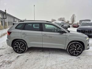 Pelēks Skoda Karoq 2024 Šauļi, ar dzinēja tilpumu 1.98 L un nobraukumu 13 tūkst. km par 32000 €, foto 3 vietnē AUTOMOTO.COM.LV
