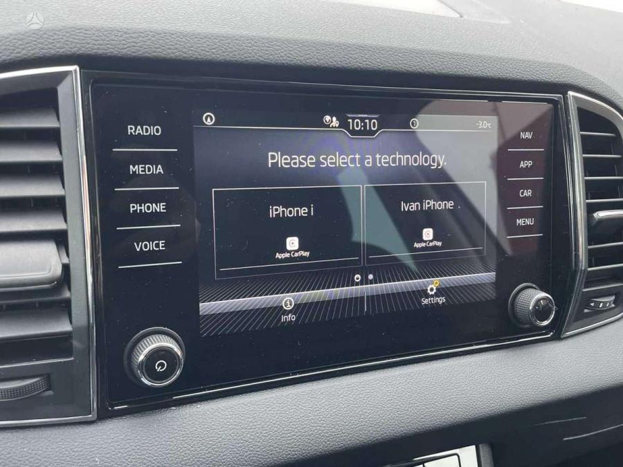 Grey Skoda Karoq 2024 in Ukmerge, with an engine capacity of 1.50 L and mileage of 42 thousand km for 25900 €, photo 12 on AUTOMOTO.COM.LV