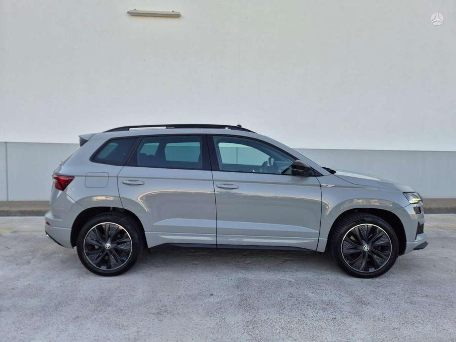 Grey Skoda Karoq 2024 in Kaunas, with an engine capacity of 1.50 L and mileage of 180 thousand km for 16500 €, photo 3 on AUTOMOTO.COM.LV