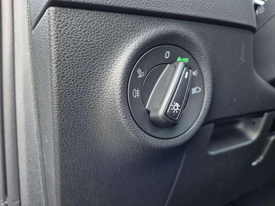Grey Skoda Karoq 2024 in Kaunas, with an engine capacity of 1.50 L and mileage of 180 thousand km for 16500 €, photo 21 on AUTOMOTO.COM.LV