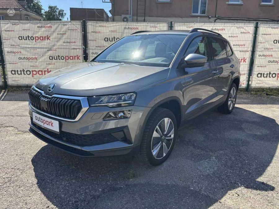 Pelēks Skoda Karoq 2024 Klaipėda, ar dzinēja tilpumu 1.50 L un nobraukumu 35 tūkst. km par 22200 €, foto 1 vietnē AUTOMOTO.COM.LV