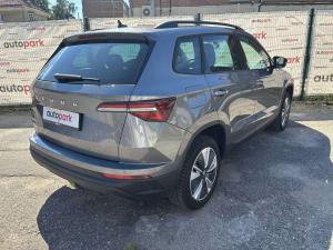 Pelēks Skoda Karoq 2024 Klaipėda, ar dzinēja tilpumu 1.50 L un nobraukumu 35 tūkst. km par 22200 €, foto 4 vietnē AUTOMOTO.COM.LV
