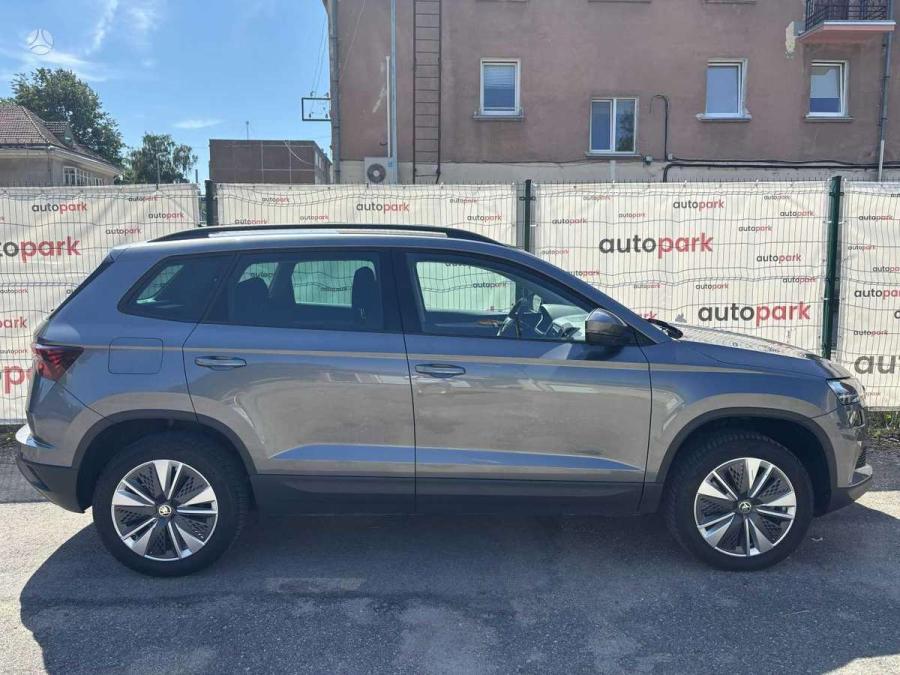 Pelēks Skoda Karoq 2024 Klaipėda, ar dzinēja tilpumu 1.50 L un nobraukumu 35 tūkst. km par 22200 €, foto 6 vietnē AUTOMOTO.COM.LV
