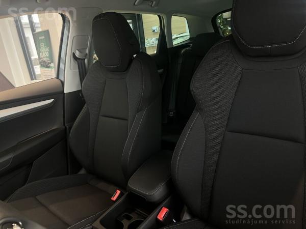Grey Skoda Karoq 2025 in Daugavpils, with an engine capacity of 1.50 L and mileage of 10 thousand km for 31070 €, photo 5 on AUTOMOTO.COM.LV