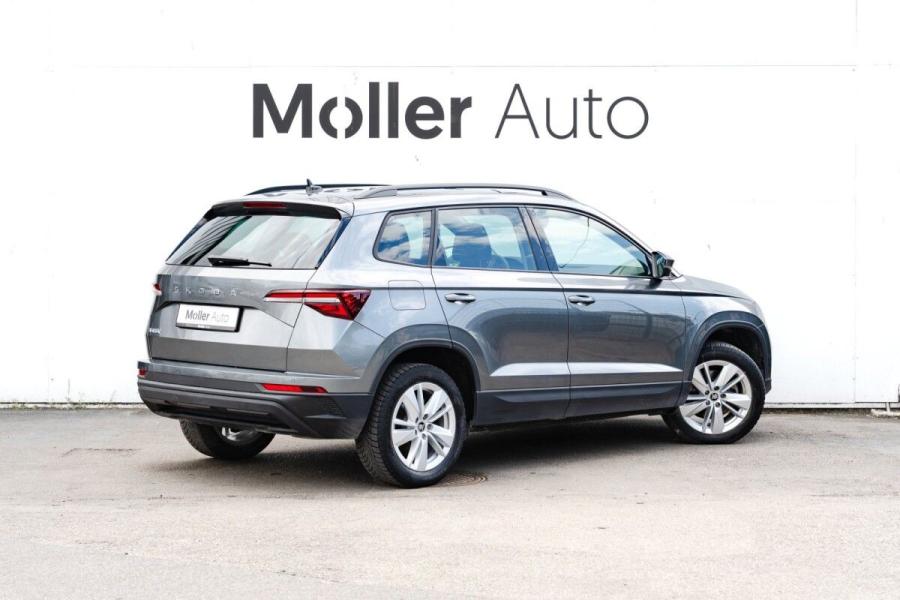 Grey Skoda Karoq 2025 in Riga, with an engine capacity of 2.00 L and mileage of 36 thousand km for 28950 €, photo 5 on AUTOMOTO.COM.LV