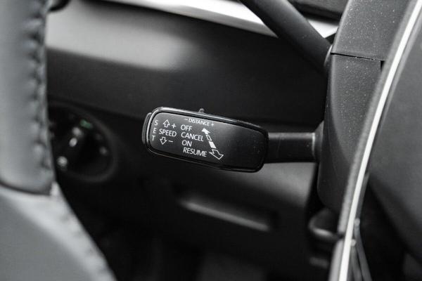 Pelēks Skoda Karoq 2025 Rīga, ar dzinēja tilpumu 2.00 L un nobraukumu 36 tūkst. km par 28950 €, foto 10 vietnē AUTOMOTO.COM.LV