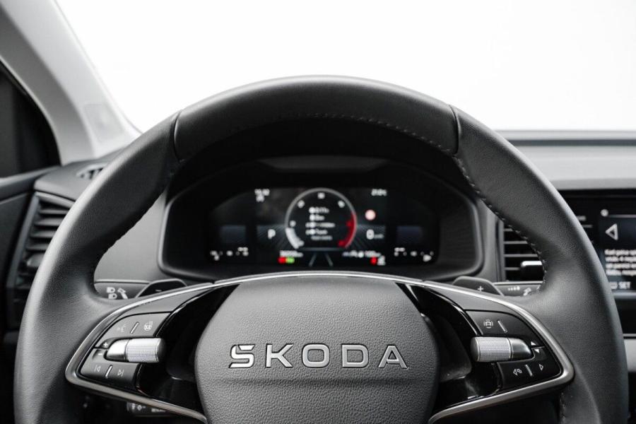Grey Skoda Karoq 2025 in Riga, with an engine capacity of 2.00 L and mileage of 36 thousand km for 28950 €, photo 16 on AUTOMOTO.COM.LV